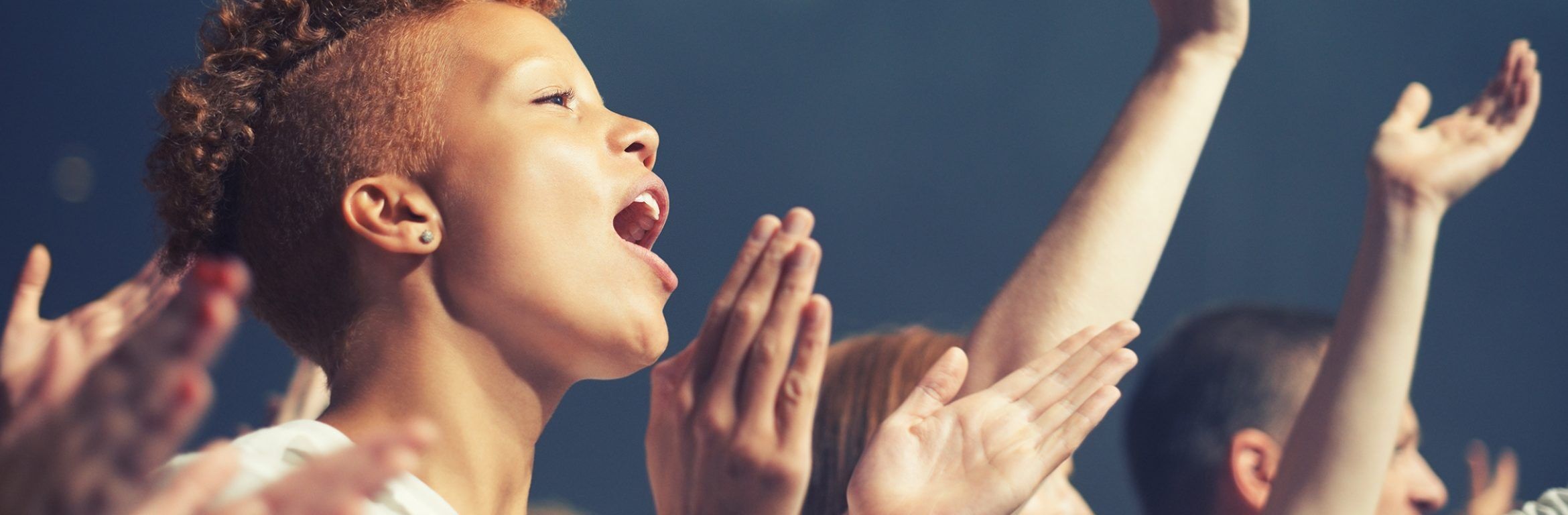 Maak jij veel handgebaren tijdens het praten? Dat heeft dit effect