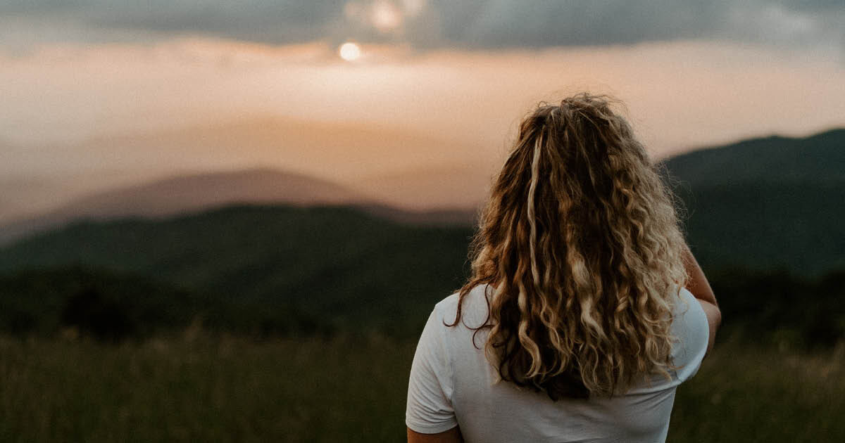 Minder vanuit emotie reageren? Zo las je een meta-moment in - Happinez