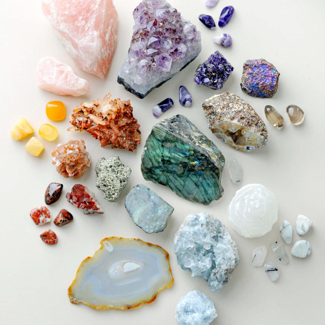 Peacock pyriet edelsteen - Happinez